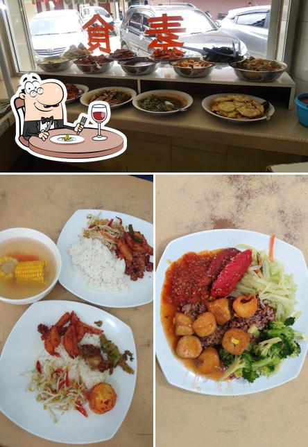 Moon Vegetarian restaurant, Batam - Restaurant reviews