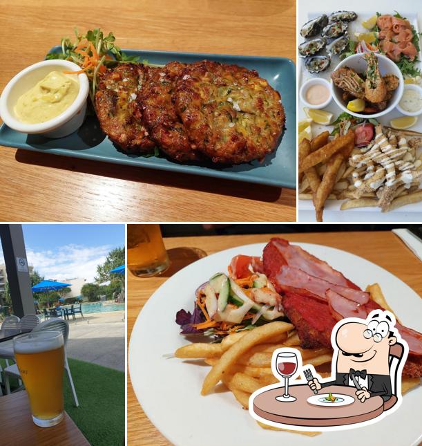 Surfair Beach Hotel in Marcoola - Restaurant reviews