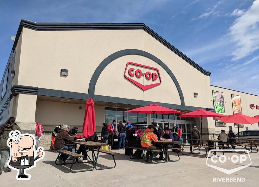 Riverbend Co-op Ltd. Outlook Food Store in Outlook - Restaurant reviews