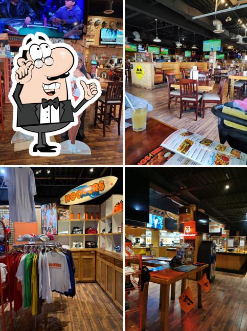 Hooters Toronto Airport, 171 Carlingview Dr in Toronto - Restaurant reviews