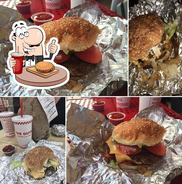 Five Guys, 9725 NW 41st St in Doral - Restaurant menu and reviews