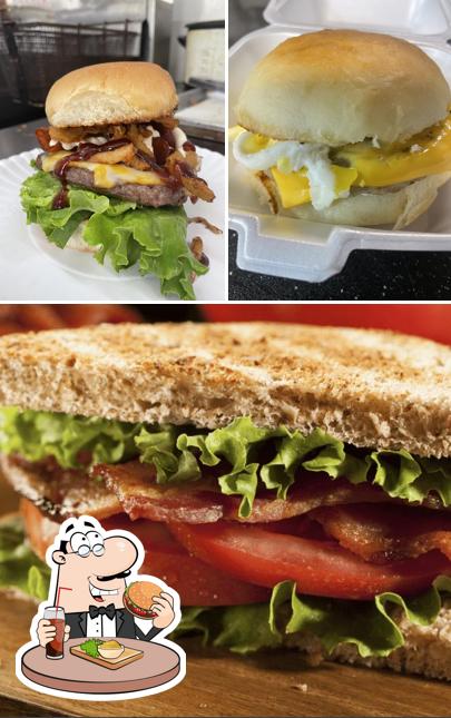 2MOMs etc, Meade - Restaurant menu, prices and reviews