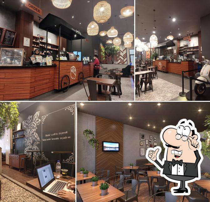Gerobak Kopi Bang Raden Bekasi Timur, Bekasi - Restaurant menu, prices ...
