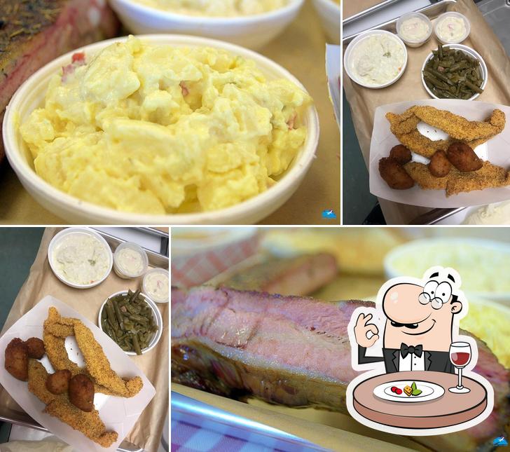 Reggie’s BBQ in Clarksville - Restaurant menu and reviews