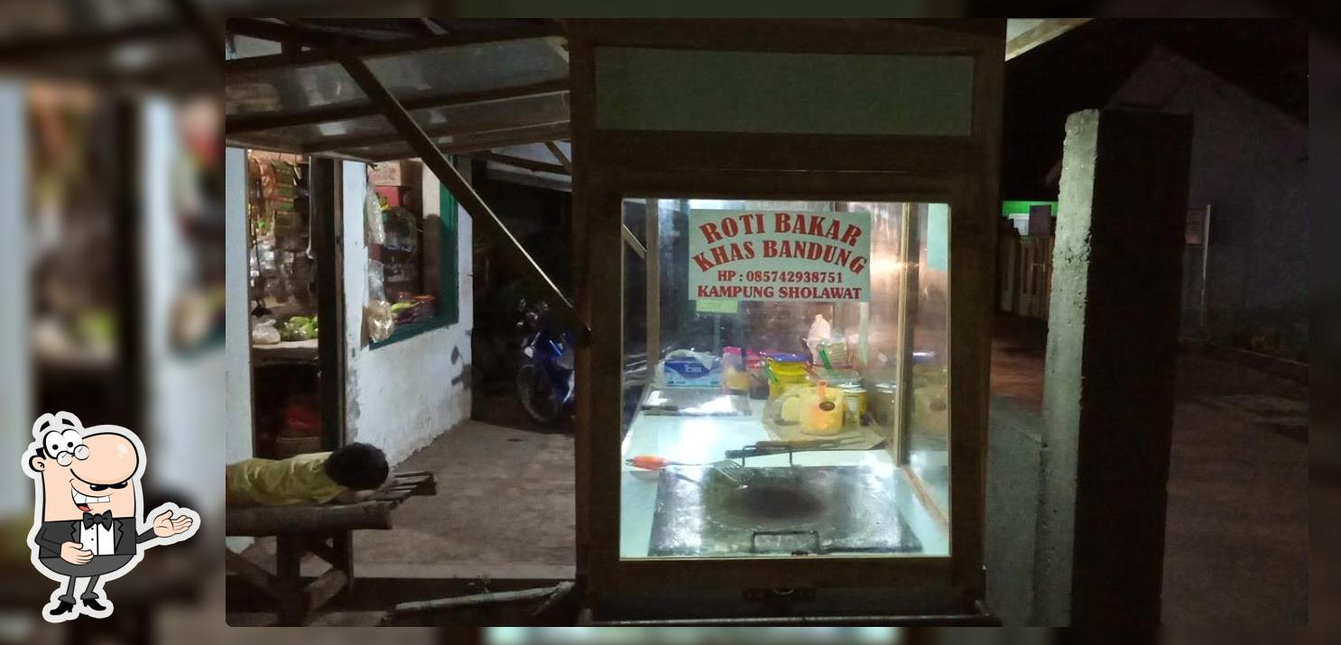Roti Bakar Kampung Sholawat, Kudus - Restaurant reviews