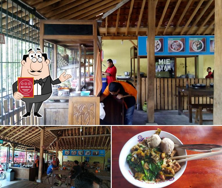 Baskom Bakso Komplit ꦧꦱ꧀ꦏꦺꦴꦩ꧀ restaurant, Semanu, Jl. Jogja - Wonosari ...