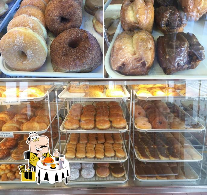 Broadway Donuts, Long Beach - Restaurant menu, prices and reviews