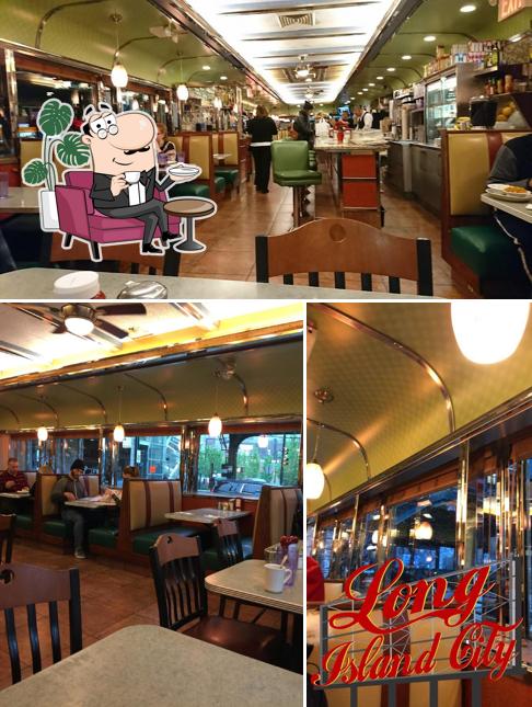 Court Square Diner, New York City - Restaurant menu, prices and reviews