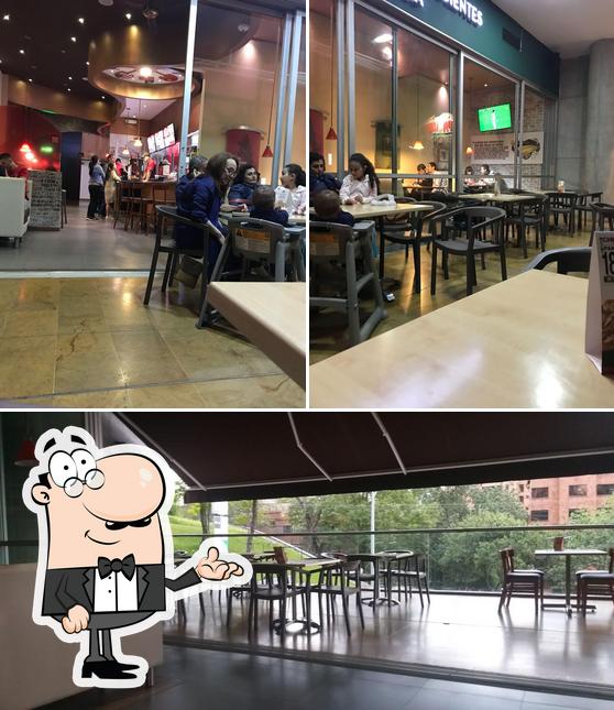 Papa John's mall interplaza restaurant, Medellín, Carrera 30 ...