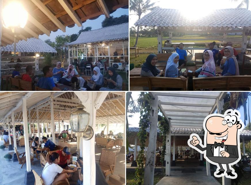 Rica - Rica Enthok & Ayam Goreng Yu Nonong restaurant, Sendangadi ...