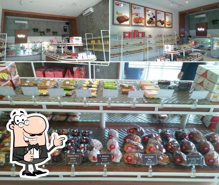 Lyly Bakery, Surabaya - Restaurant reviews