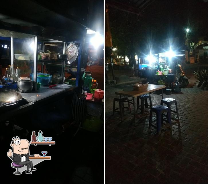 Nasi Goreng emperan Khas Malang Pak Semet, Mataram - Restaurant menu ...