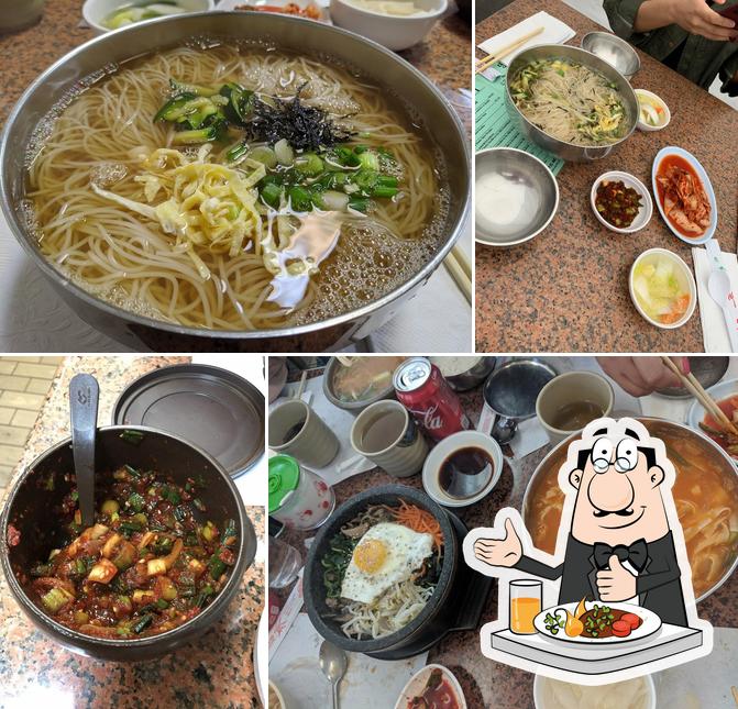 Ma Dang Gook Soo, Los Angeles - Restaurant menu, prices and reviews