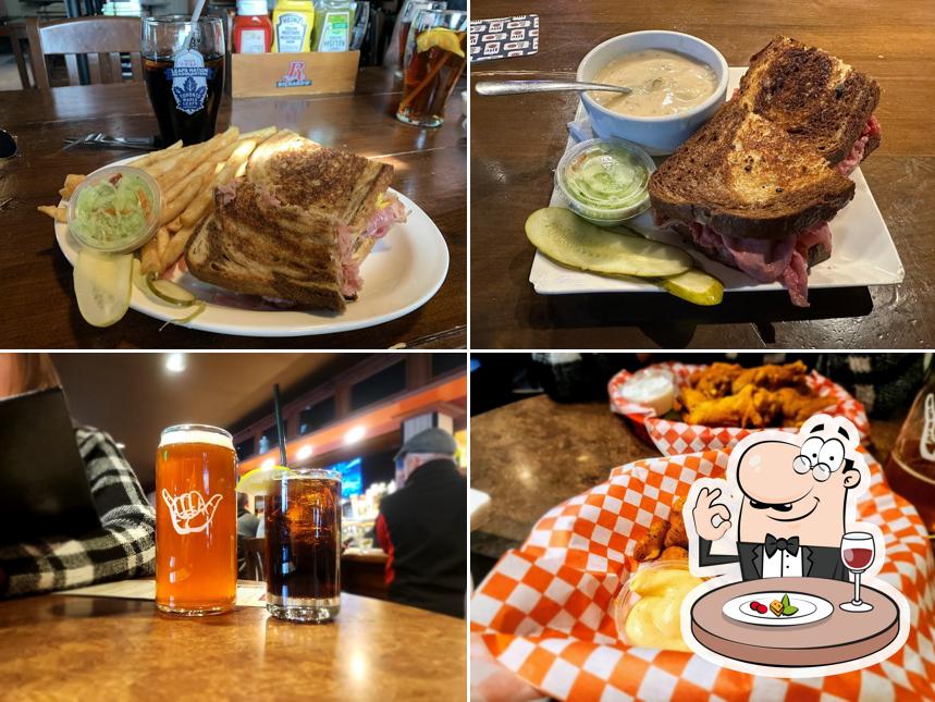 Slapshot Bar & Grill in Belleville - Restaurant reviews
