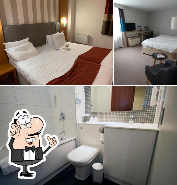 Holiday Inn Manchester - Central Park, an IHG Hotel in Manchester ...