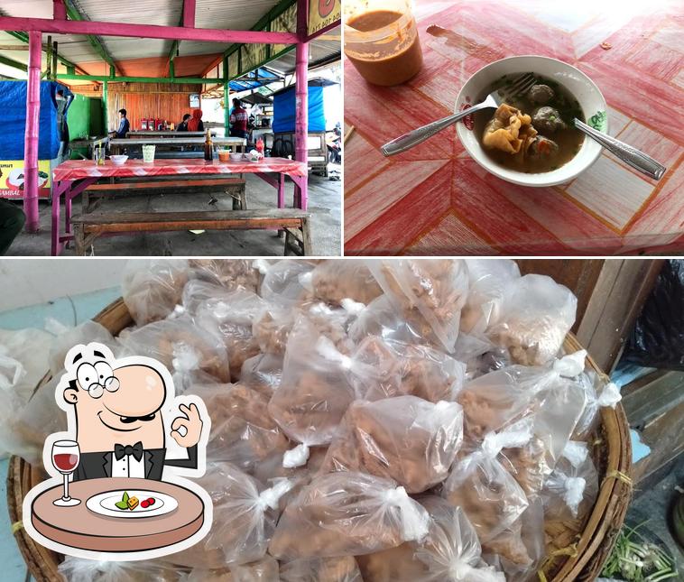 Bakso usus wagir restaurant, Mendalanwangi - Restaurant reviews