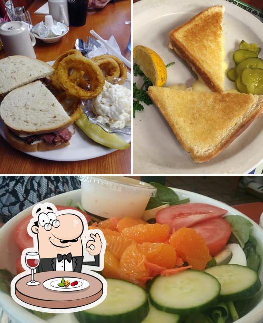 Nate's Deli, 22098 Lorain Rd in Fairview Park - Restaurant menu and reviews