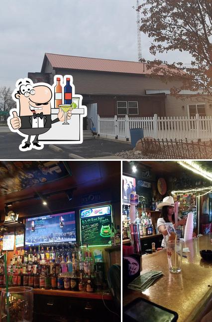 Sit 'n Bull Pub 'n Patio, Laotto - Restaurant menu, prices and reviews