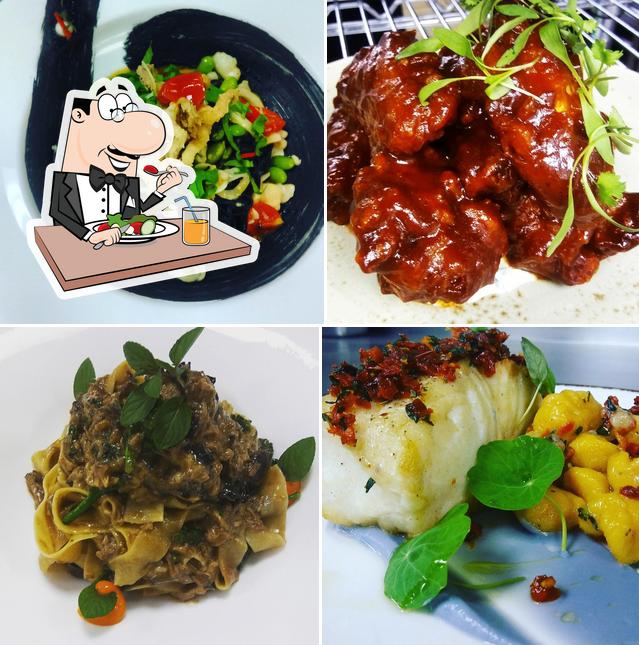 Top 5 restaurants with southern fried chicken in Naples, Florida ...