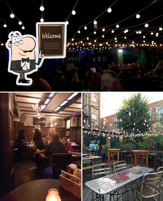 The Beehive, Stoneleigh Road in London - Restaurant reviews