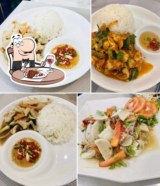 Moonlight Bangsaen Cafe, Huai Kapi - Restaurant reviews