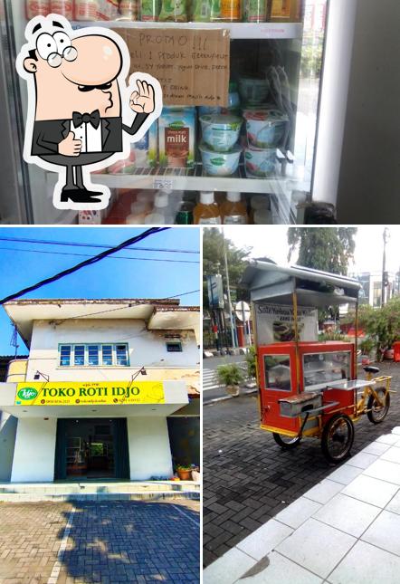 Toko Roti Idjo, Kudus - Restaurant reviews