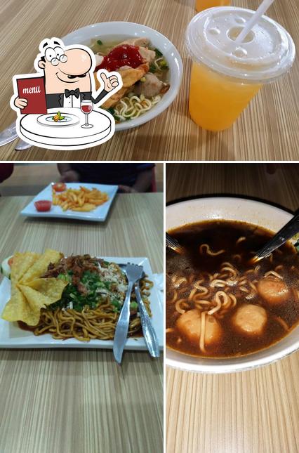 Bakso Kepala Sapi Dan Mie Konslet restaurant, Indonesia - Restaurant ...