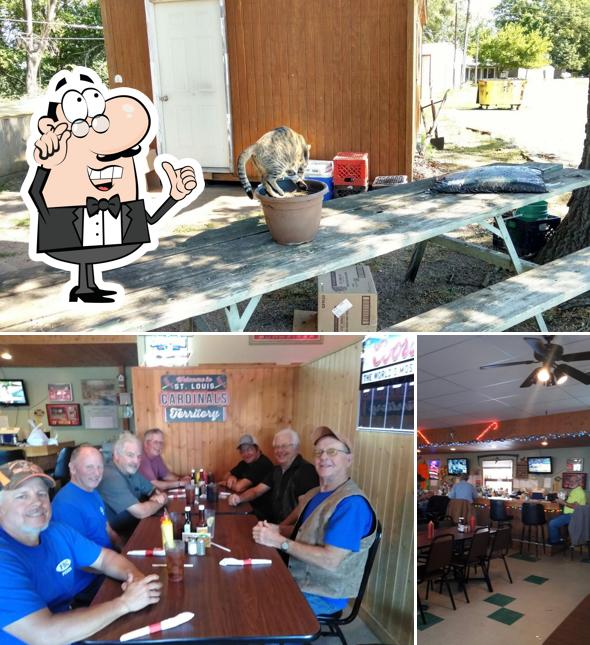 Shed, 21464 North Dr in США - Restaurant menu and reviews