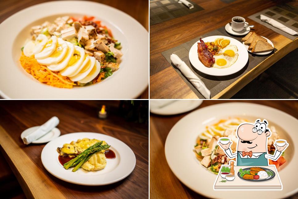 Thirty Restaurant and Lounge, Toronto - Restaurant menu, prices and reviews