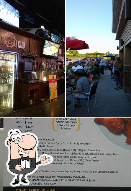 Wing Warehouse, 4165 Wyoga Lake Rd in Cuyahoga Falls - Restaurant menu and reviews