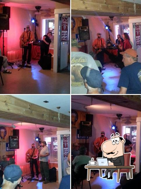 Hamlet Pub, East Millinocket - Restaurant menu, prices and reviews