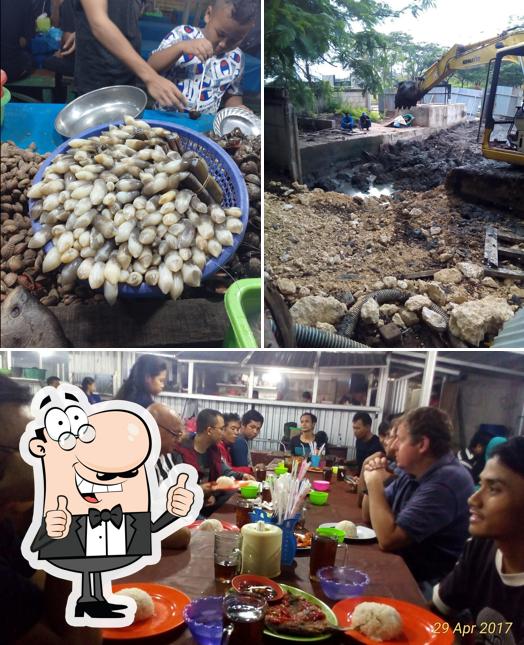 Komplek Jajanan Seafood & Ikan Bakar PLTU Ancol restaurant, North ...