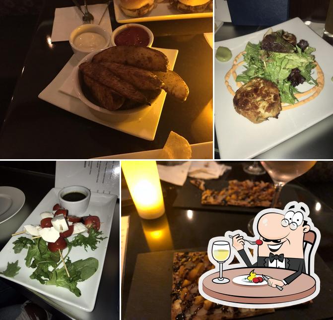 Beacon Bar, New York City - Restaurant menu, prices and reviews