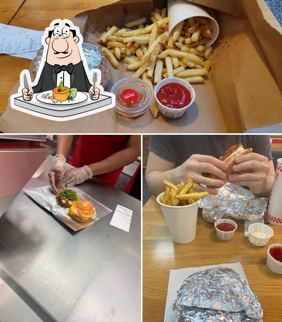 Five Guys Canary Wharf, Units 22, 23 Jubilee Pl in London - Restaurant ...