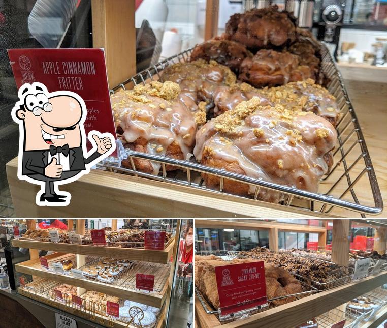 Peak Donuts & Cafe, Kamloops - Restaurant menu, prices and reviews