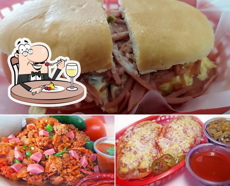 Tortas Willy restaurant, Durango, Calle Miguel de Cervantes Saavedra ...