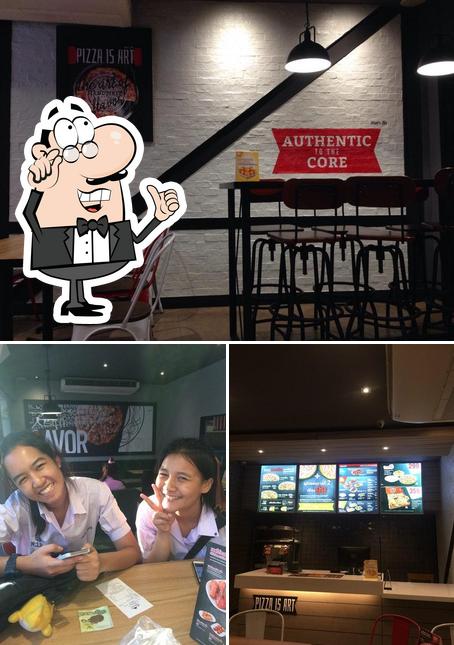 Pizza Hut pizzeria, Bangkok, ปากซอยท่านผู้หญิงเชิญ - Restaurant reviews