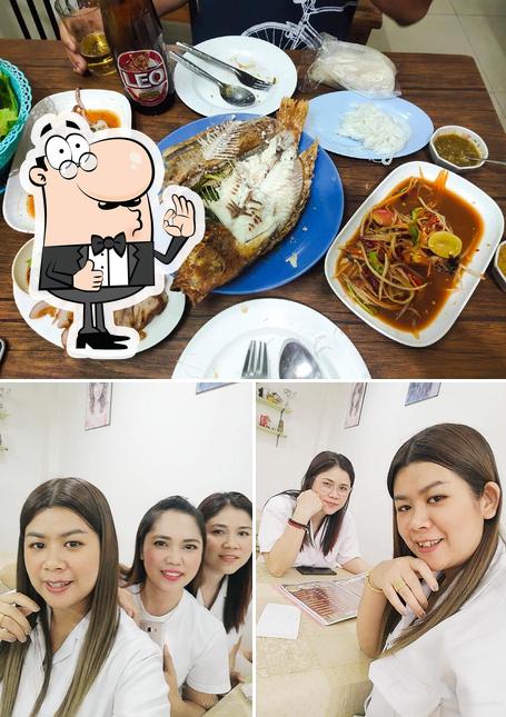 ส้มตำ เมี่ยงปลาเผา ข้างร้านหมอจ๊ะ ท่าตูม 304, Si Maha Phot - Menú del ...