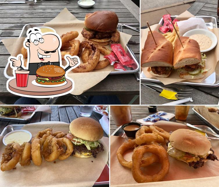 The Parkmoor Drive-In, Webster Groves - Restaurant menu, prices and reviews