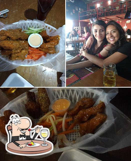 LAS CHULAS WILD WINGS pub & bar, Matehuala - Restaurant reviews