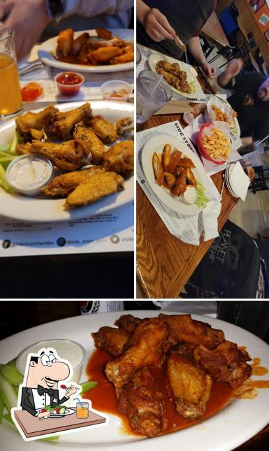 Side Street Bar & Grill, Hamden - Restaurant menu, prices and reviews