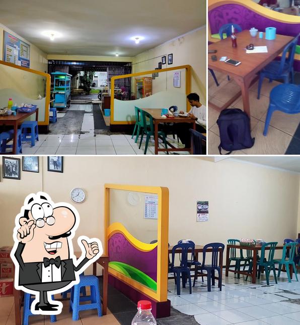 Tahu Campur Pak Kumis rombong biru, Malang - Restaurant menu, prices ...