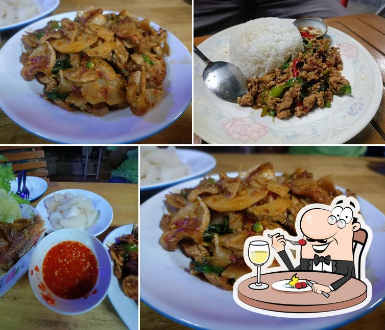 ST กระทะบิน, Tha Ngam - Restaurant menu, prices and reviews