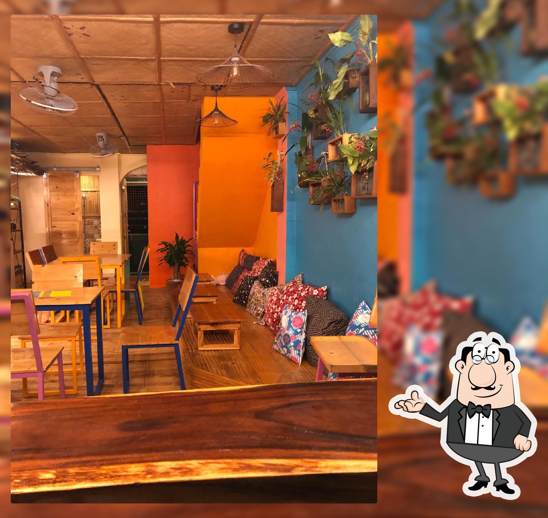 Poco Loco restaurant, Puerto Galera