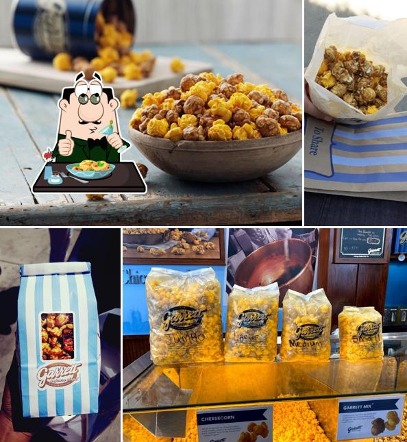 Garrett Popcorn Shops, 27 W Jackson Blvd in Chicago - Restaurant reviews