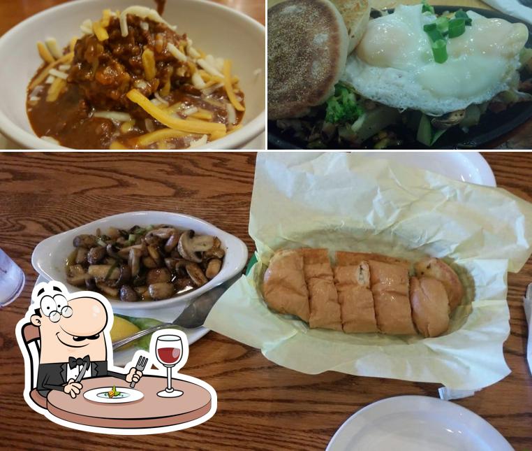 Koho's Grill & Bar in Kahului - Restaurant menu and reviews