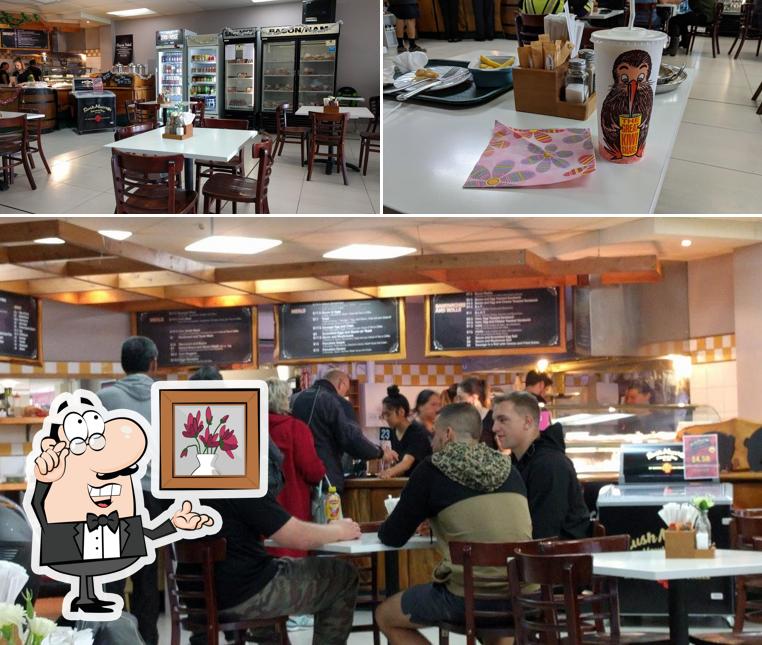 Pokeno Bacon Cafe, Mercer - Restaurant menu, prices and reviews