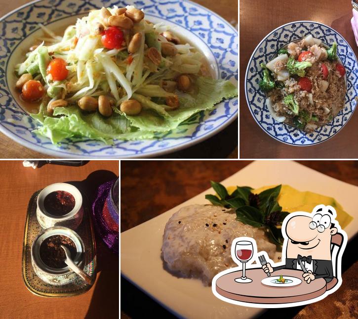 Thai By Thai, 509 Main St in Columbus - Restaurant menu and reviews
