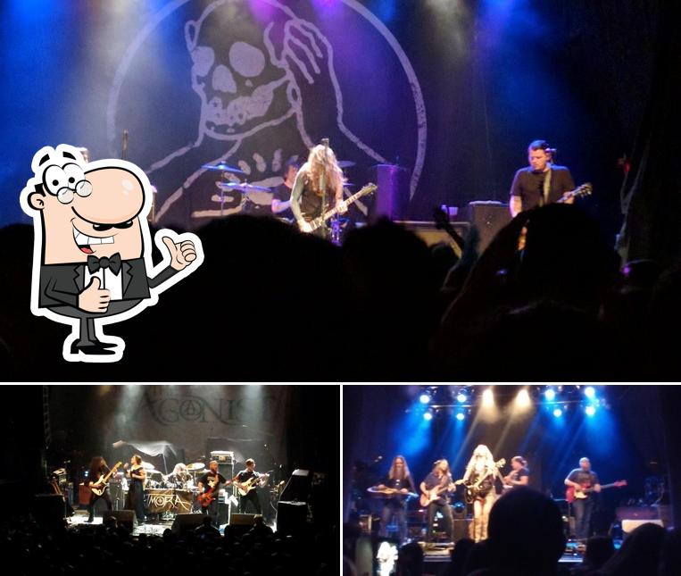 Phoenix Concert Theatre in Toronto - Restaurant reviews