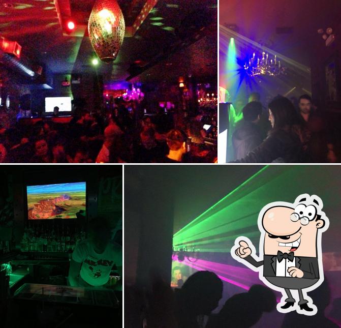 Scarlet Bar in Chicago - Restaurant menu and reviews